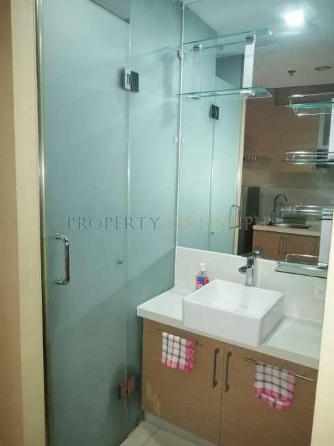 1 Bedroom Condominium Unit For Sale in D' University Place Residences